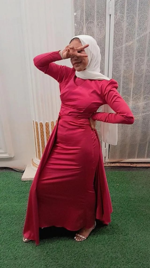 Mena, 21, القاهرة - "Ahlam"