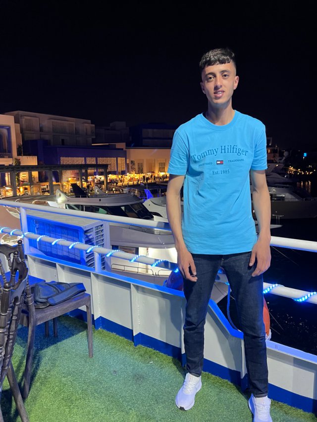 Jafar, 25, رام اﷲ - "Ahlam"