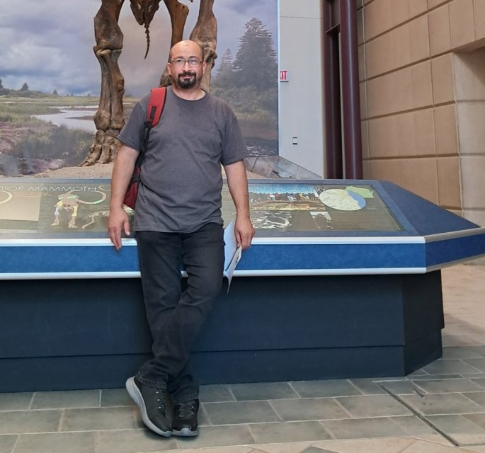 Em, 52, شيكاغو - "Ahlam"