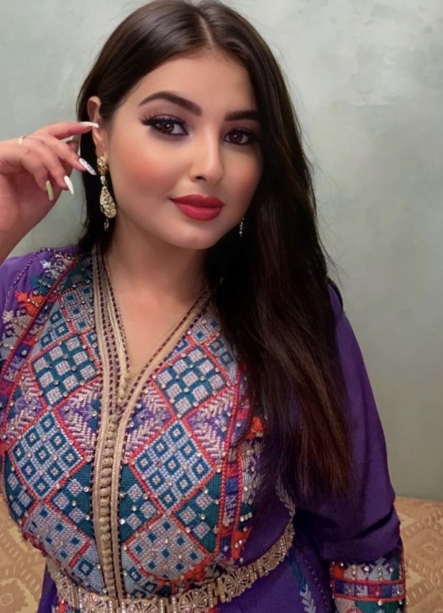 Reem, 30, لندن - "Ahlam"