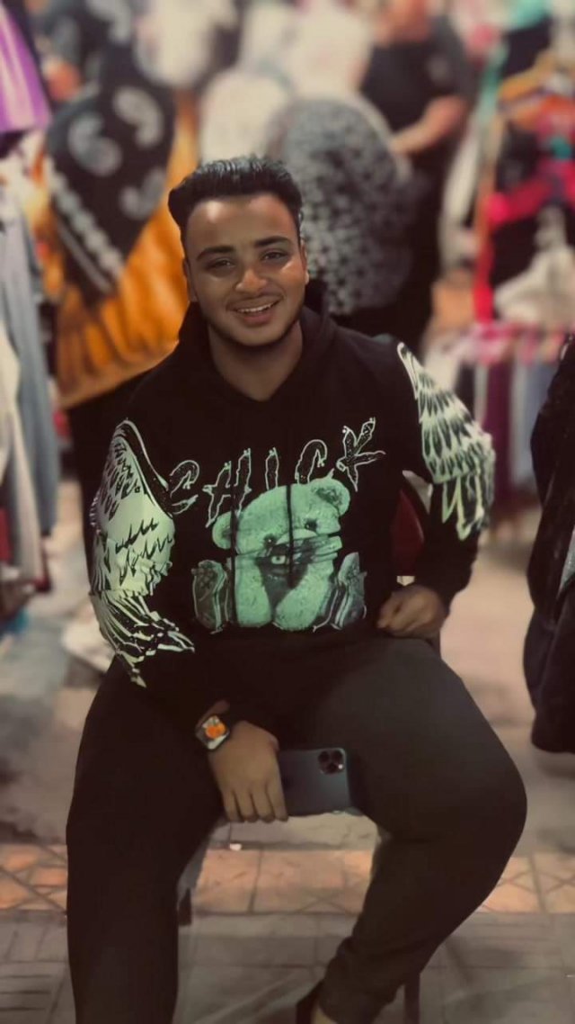 Mahmoud, 20, العجمى - "Ahlam"