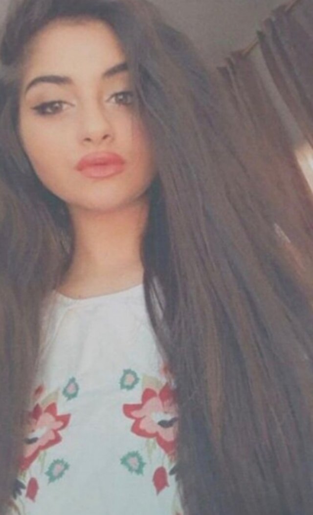 Lara, 23, عمان - "Ahlam"