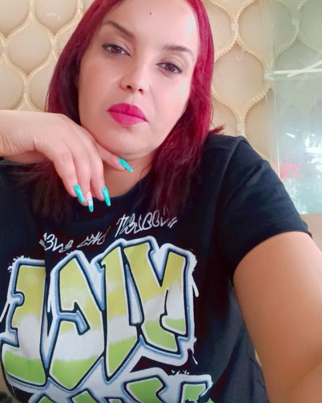 Houda, 48, Istanbul - "Ahlam"