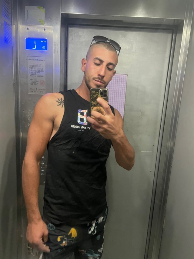 Taha, 27, حيفا - "Ahlam"