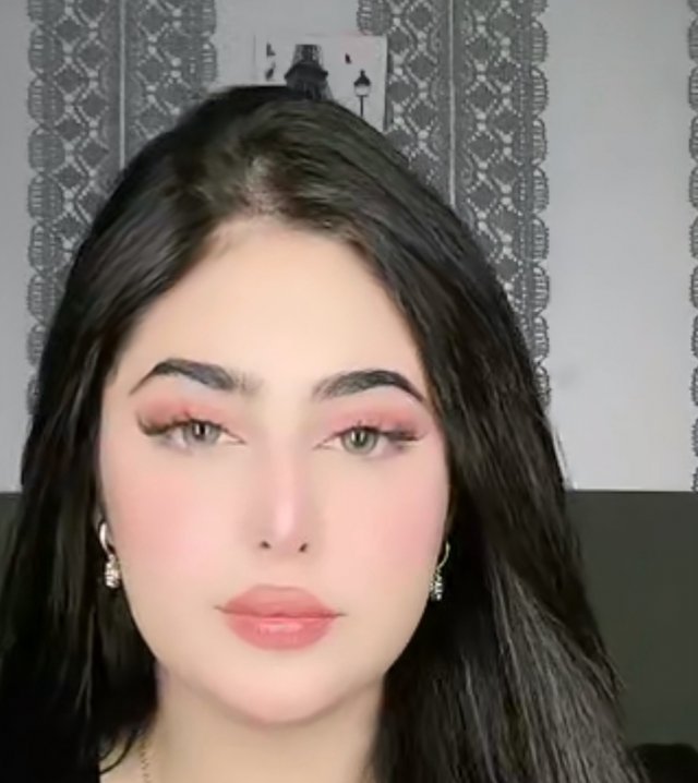 Soso, 22, دبي - "Ahlam"