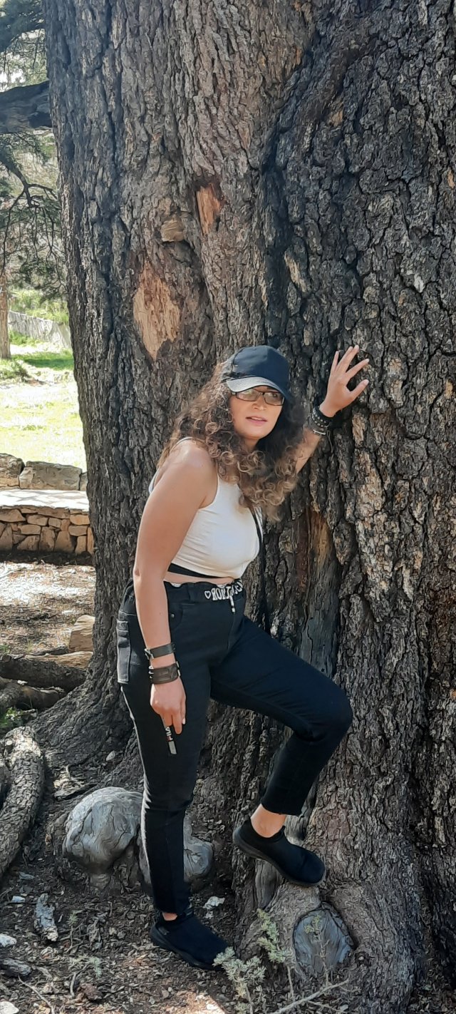 Lara, 35, بيروت - "Ahlam"