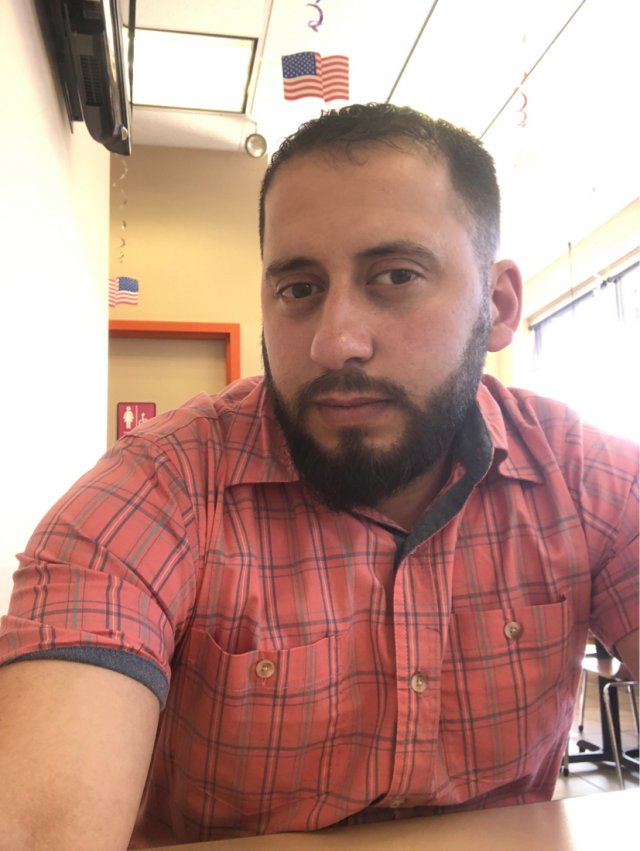 Ahmad, 30, شيكاغو - "Ahlam"