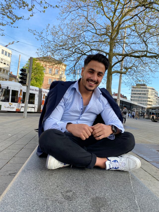 Udae, 30, اوجسبورج - "Ahlam"