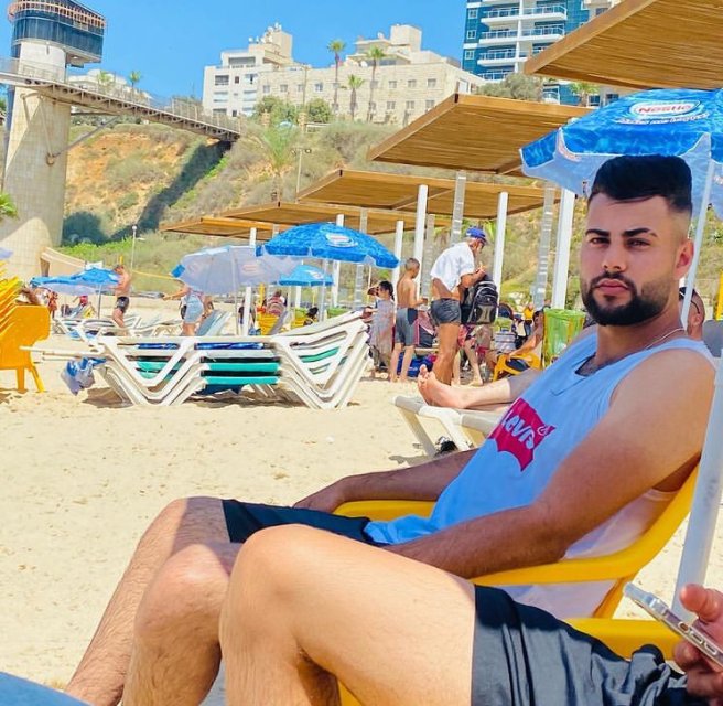 ahmad, 26, رام اﷲ - "Ahlam"