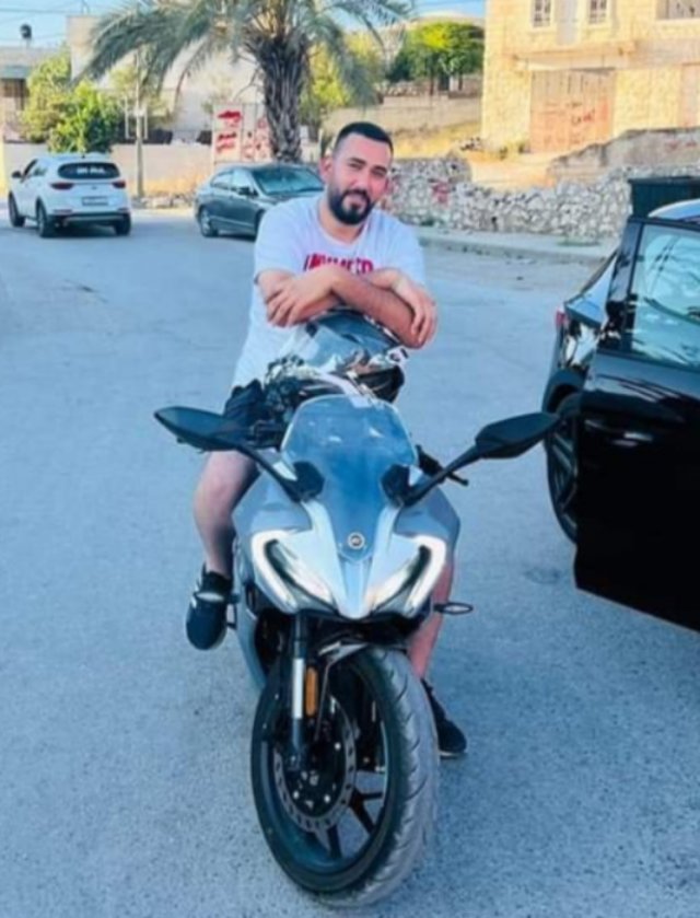 Mohammad, 29, فتح تكفا - "Ahlam"