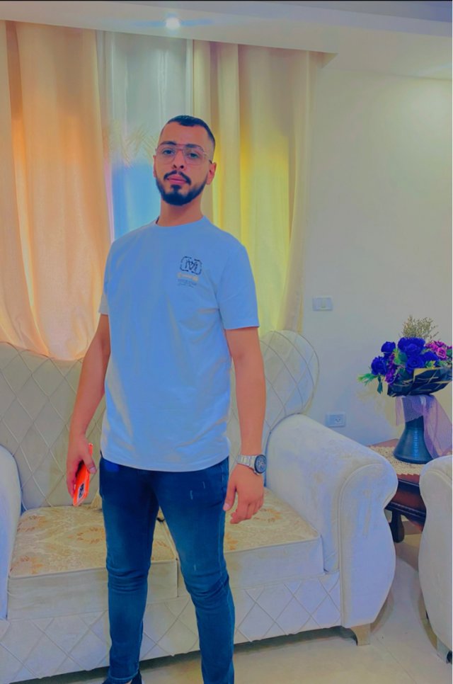 Amer, 25, القدس - "Ahlam"