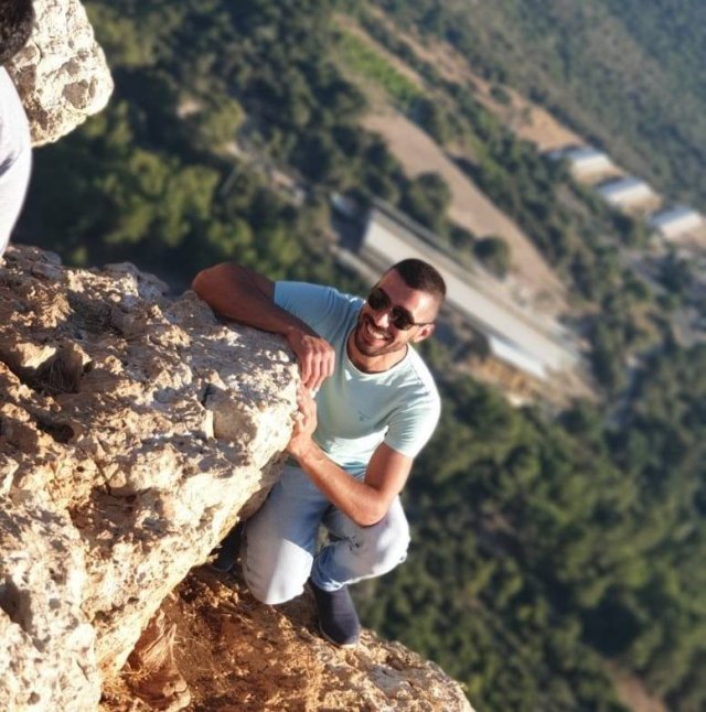 Omar, 29, عين ماهل - "Ahlam"