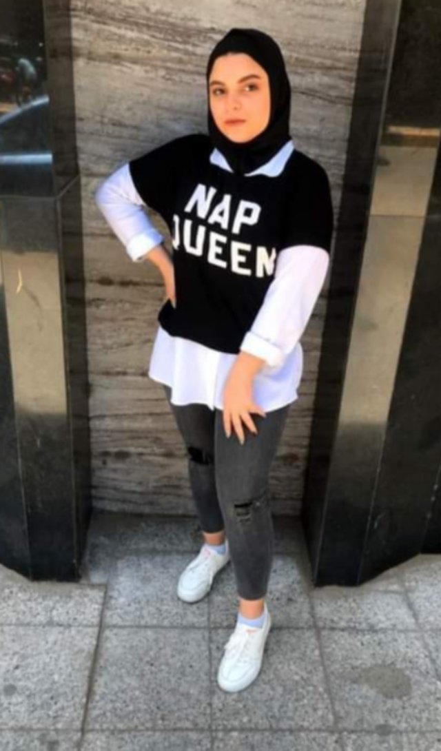 منه, 21, القاهرة - "Ahlam"