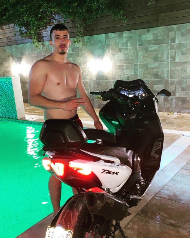 Moayad, 28, القدس - "Ahlam"