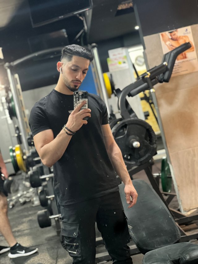 Salehz, 24, كريات بياليك - "Ahlam"