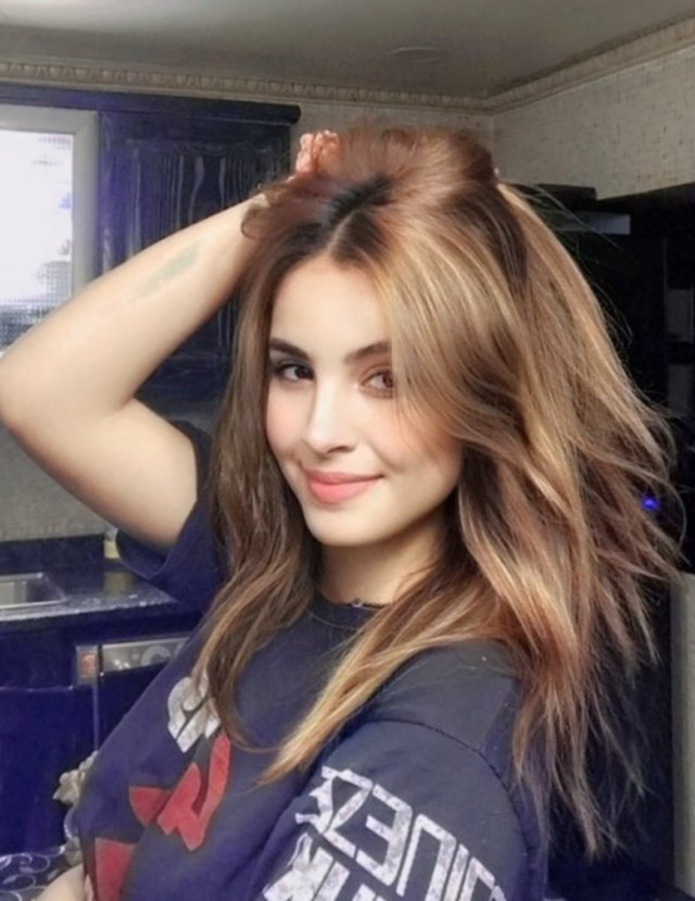 منه, 26, القاهرة - "Ahlam"