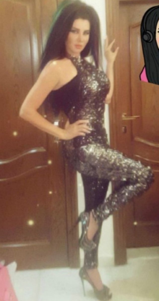 Muna, 39, رام اﷲ - "Ahlam"